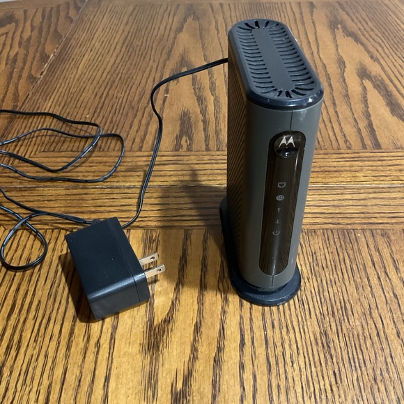 Motorola | Networking | Motorola Black Cable Modem Model Mb742 | Poshmark